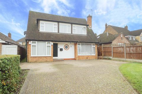 4 bed detached bungalow for sale in Woodstock Drive, Ickenham UB10, £ ...
