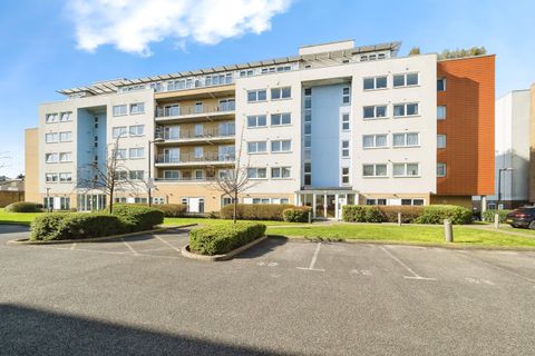 Flint Close, London E15, 2 bed flat for sale, £350,000 - Zoopla