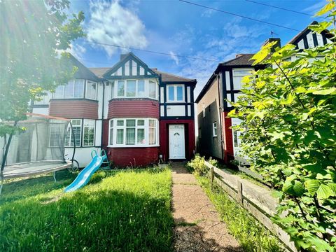 East Rochester Way, Sidcup, Kent DA15, 3 bed semi-detached house to ...
