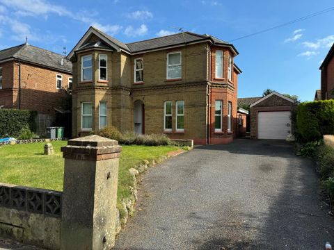 4 bed flat for sale in 29 Landguard Manor Road, Shanklin, Isle Of Wight ...