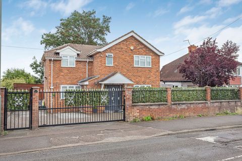 Worple Road, Staines-Upon-Thames, Surrey TW18, 4 bed detached house for ...