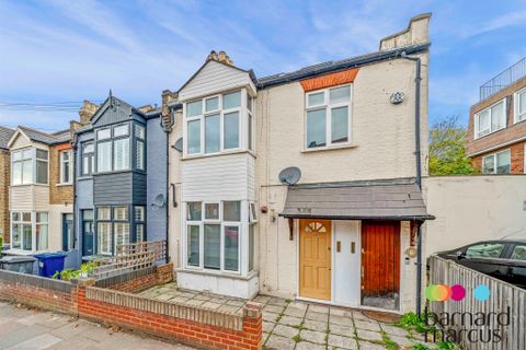 Birkbeck Road, London N12, 2 bed flat for sale, £400,000 - Zoopla