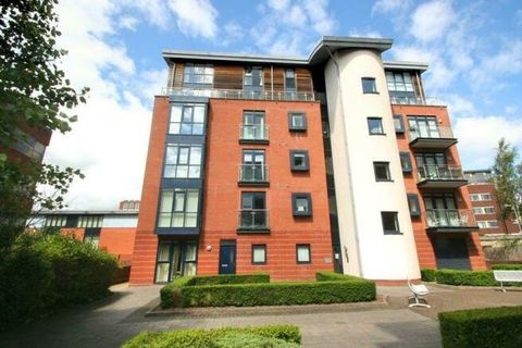 2 bed flat to rent in Union Road, Solihull, West Midlands B91, £1,600 ...