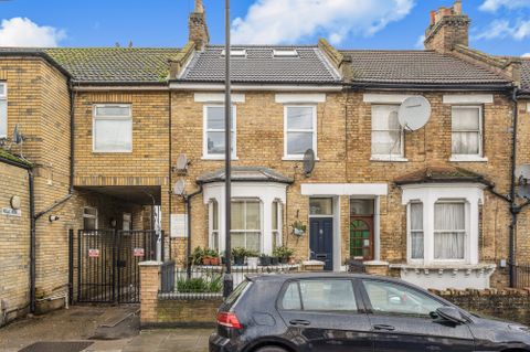 Astbury Road, London SE15, 3 bed flat for sale, £625,000 - Zoopla
