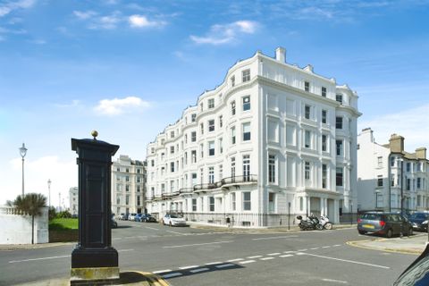 Clarendon Terrace, Brighton BN2, 2 bed flat for sale, £425,000 - Zoopla