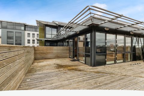 2 bed flat for sale in 102 The Atrium, Nottingham, Nottinghamshire NG2 ...