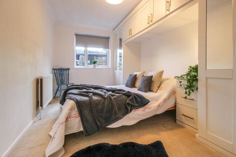 2 bed flat to rent in Carter Gate, Nottingham NG1, £1,390 pcm - Zoopla