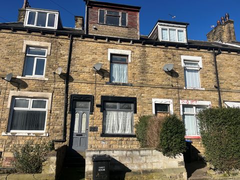 4 bed terraced house for sale in Sandford Road, Bradford BD3, £135,000 ...