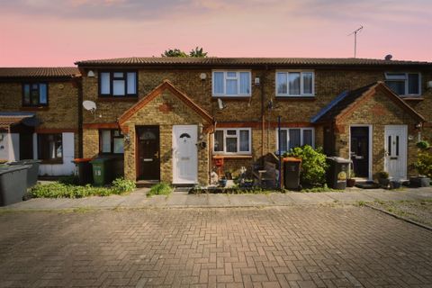 Highfields Close, Dunstable LU5, 2 bed terraced house for sale, £ ...