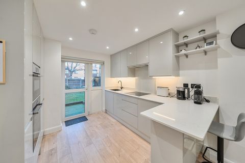 Hazel Way, London SE1, 2 bed flat for sale, £360,000 - Zoopla