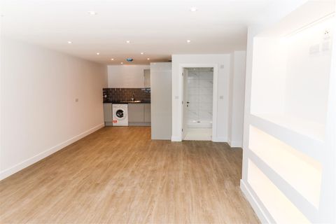 Old Coppice Side, Heanor DE75, 2 bed flat to rent, £850 pcm - Zoopla