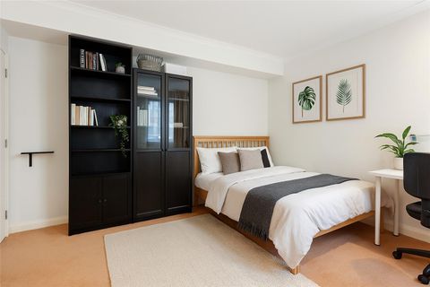 Studio to rent in Paramount Court, Bloomsbury WC1E, £1,800 pcm - Zoopla