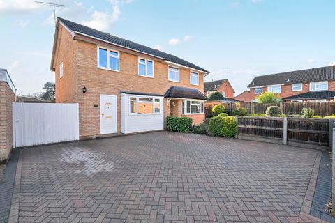 Knightswood, Woking GU21, 3 bed semi-detached house for sale, £470,000 ...