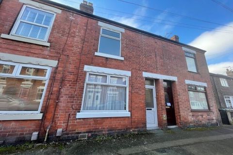 2 bed property to rent in Edwin Street, Nottingham NG5, £900 pcm - Zoopla