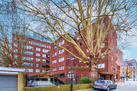 2 bed flat for sale in Hungerford House, London W14, £750,000 - Zoopla