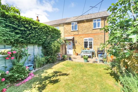 Manor Road, Tongham, Farnham, Surrey GU10, 2 bed semi-detached house ...