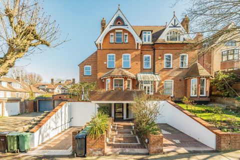 Redington Road, Hampstead NW3, 3 bed flat for sale, £1,550,000 - Zoopla