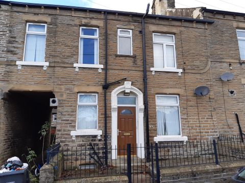 3 bed terraced house for sale in Amberley Street, Bradford BD3, £65,000 ...