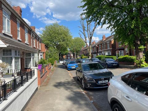 Avondale Road, Wolverhampton WV6, 3 bed flat to rent, £1,200 pcm - Zoopla