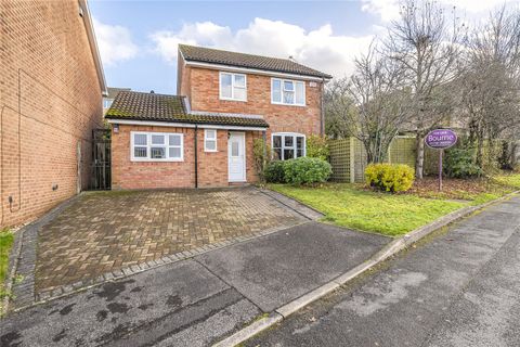 3 bed detached house for sale in Valley Park Drive, Clanfield ...