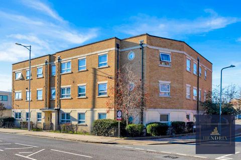 Cranbrook Road, Ilford IG2, 2 bed flat for sale, £350,000 - Zoopla
