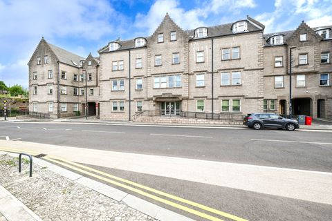 Tay Street, Perth PH2, 2 bed flat for sale, £139,000 - Zoopla