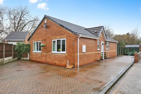 Herriot Grove, Bircotes, Doncaster DN11, 3 bed detached bungalow for ...