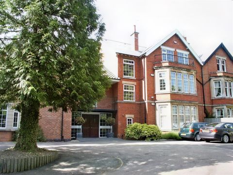 Dallington, Northampton NN5, 2 bed flat to rent, £1,200 pcm - Zoopla