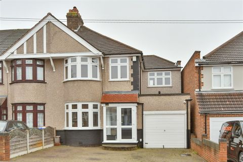 Gloucester Avenue, Welling, Kent DA16, 3 bed semi-detached house for ...