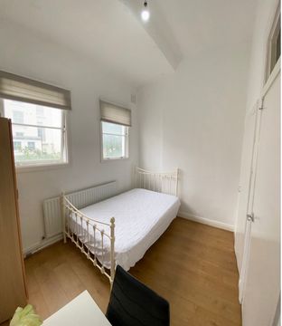 Room to rent in Colville Square, London W11, £990 pcm - Zoopla