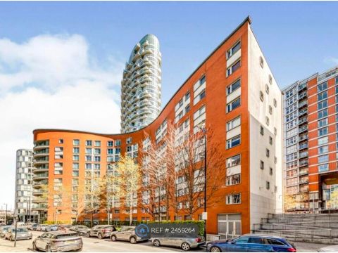 1 bed flat to rent in Blackwall Way, London E14, £1,700 pcm - Zoopla