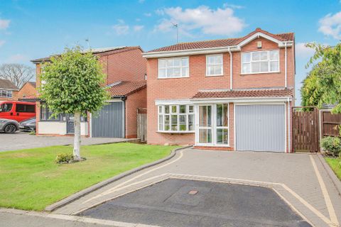 Pennycress Gardens, Featherstone, Wolverhampton WV10, 4 bed detached ...