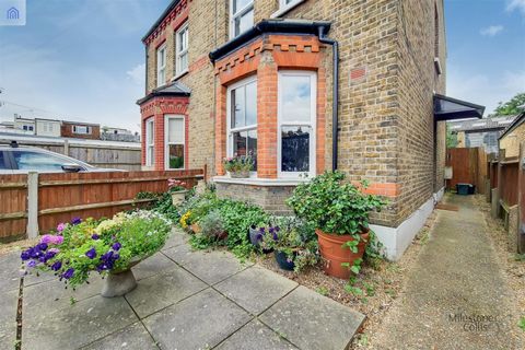 3 bed semi-detached house to rent in Campbell Road, Twickenham TW2, £2,400 pcm - Zoopla