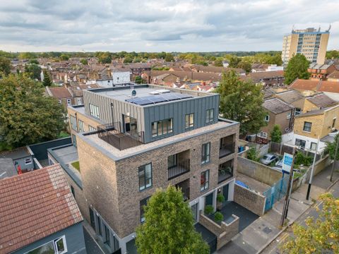 Clinton Road, Forest Gate E7, 3 bed flat for sale, £500,000 - Zoopla