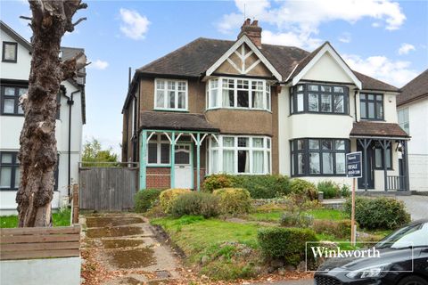 Moss Hall Grove, North Finchley, London N12, 3 bed semi-detached house ...