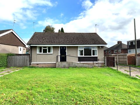 Springfield Close, Chesterton, Newcastle ST5, 2 bed detached bungalow ...