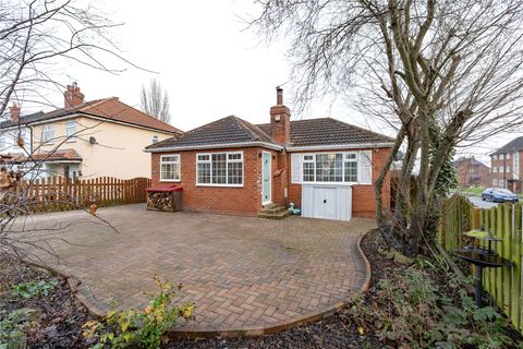 Fearnville View, Leeds LS8, 3 bed bungalow for sale, £300,000 - Zoopla