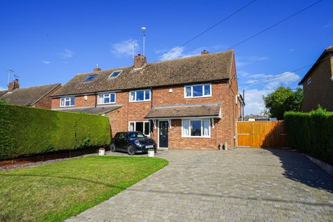 4 bed semi-detached house for sale in Leighton Road, Eggington ...