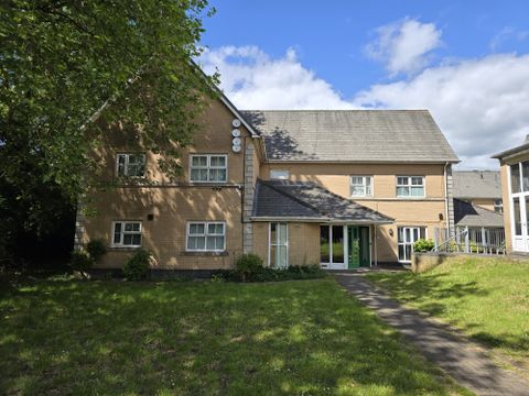 Flat 24 Linnaeus House, 14 Linnaeus Street, Hull, North Humberside HU3 ...