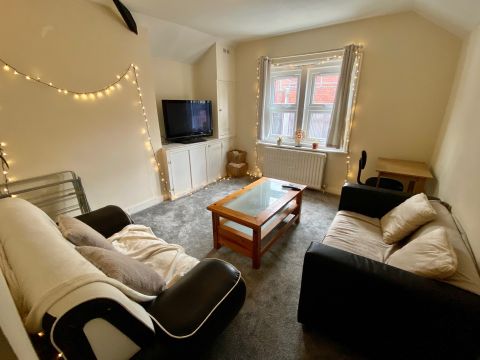 2 bed flat to rent in Cross Street, Reading, Berkshire RG1, £1,395 pcm ...
