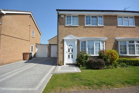 Stirrup Close CM1, 3 bed semi-detached house to rent, £1,600 pcm - Zoopla