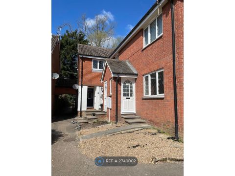 Peplow Close, Yiewsley UB7, 2 bed maisonette to rent, £1,600 pcm - Zoopla