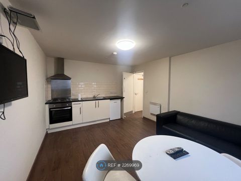 1 bed flat to rent in Trinity Road, Bootle L20, £575 pcm - Zoopla