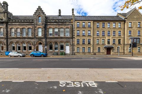 62 Tay Street, Perth PH2, 2 bed flat for sale, £229,950 - Zoopla