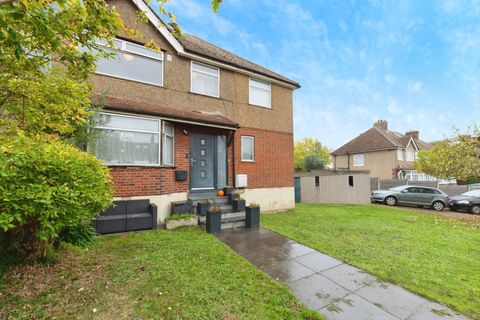 Tartar Road, Cobham, Surrey KT11, 4 bed semi-detached house for sale, £ ...