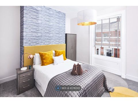 Room to rent in East Cliff Road, Preston PR1, £628 pcm - Zoopla