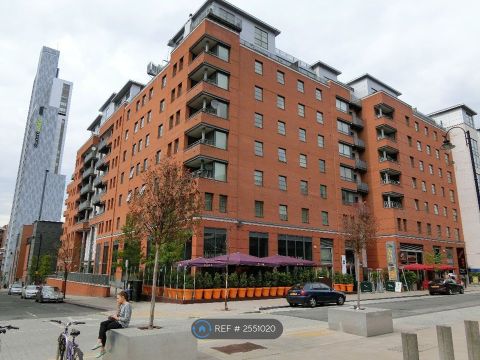 The Quadrangle, Manchester M1, 2 bed flat to rent, £1,650 pcm - Zoopla