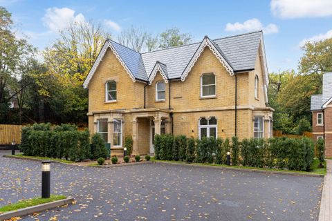 Kenmure, The Mansion Houses, Donaldson Mews, Park Road, Kenley CR8, New ...