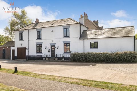 4 bed detached house for sale in Top Lock Cottage, Birmingham B42, £ ...