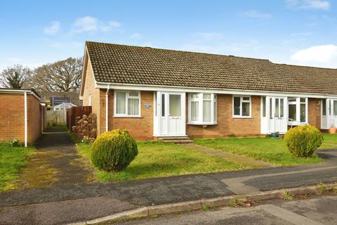 Little Dene Copse, Lymington SO41, 2 bed end terrace house for sale, £ ...